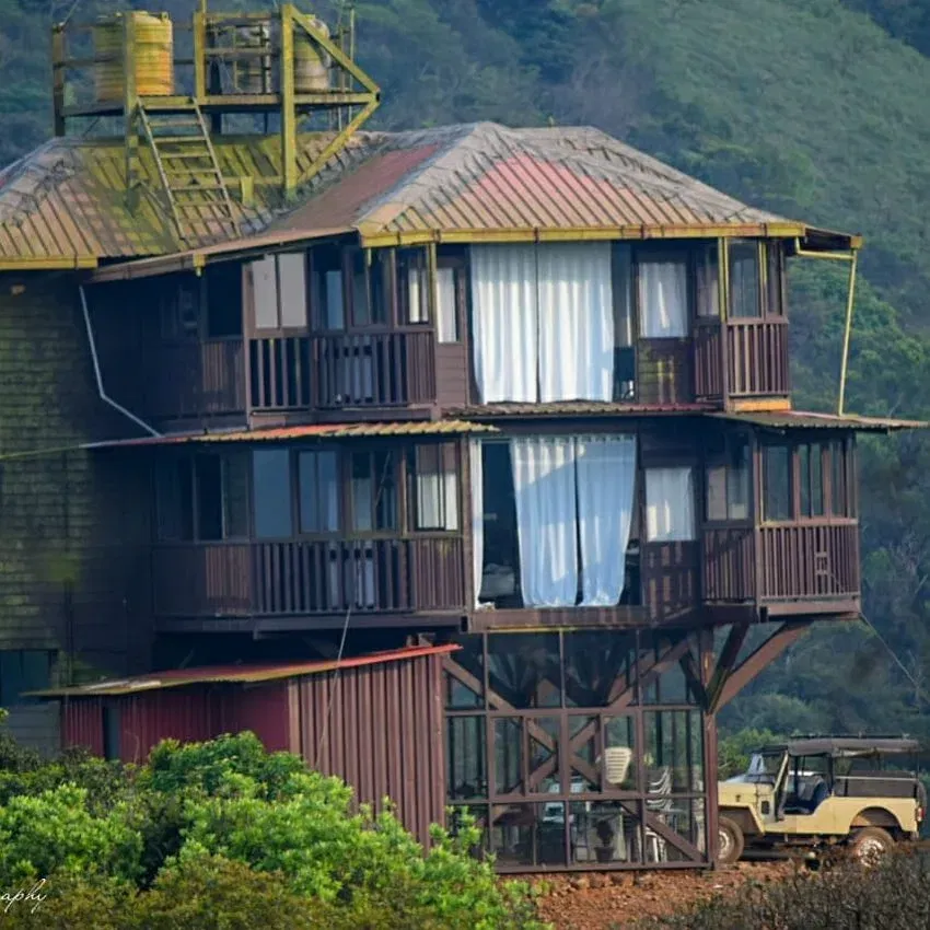 Elegant Tree House in Coorg