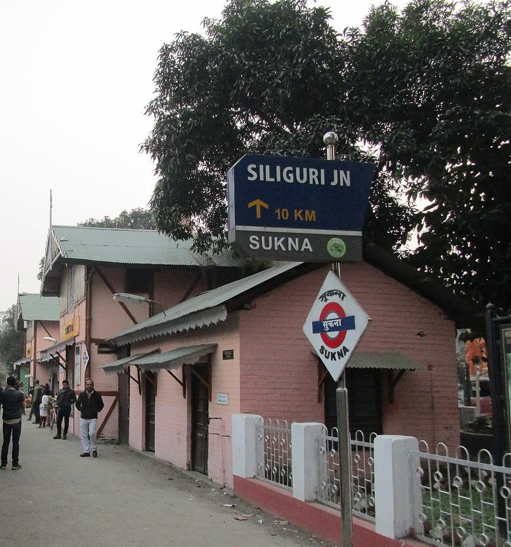 Ride the Darjeeling Himalayan Railway , Darjeeling - A Complete Guide ...